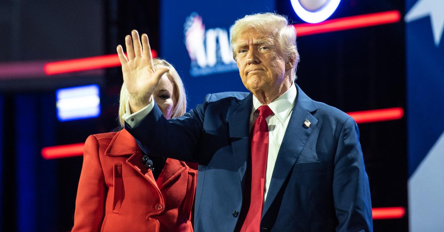 Donald Trump Fans Claim Kamala Harris 'Ripped Off' His 2015 'SNL' Skit