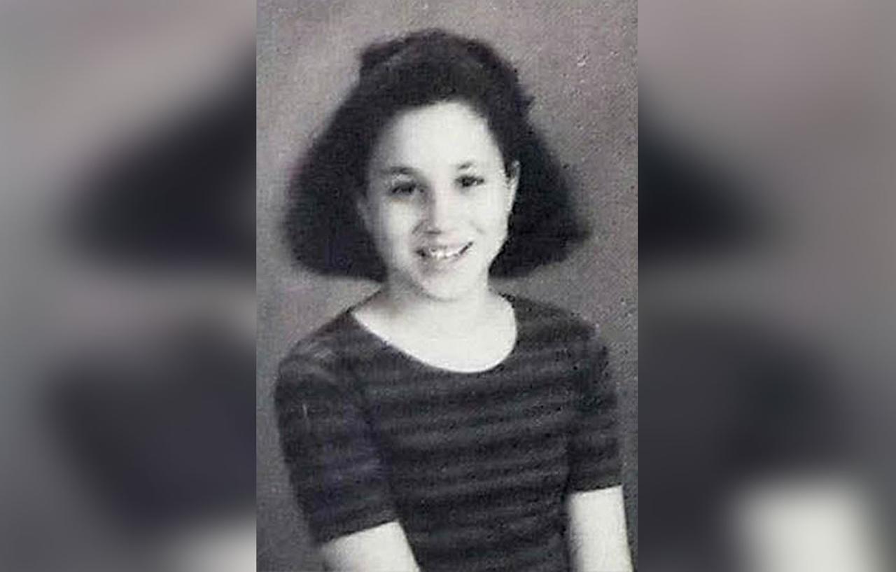 [PICS] Meghan Markle's Graduation Photos From Elementary School
