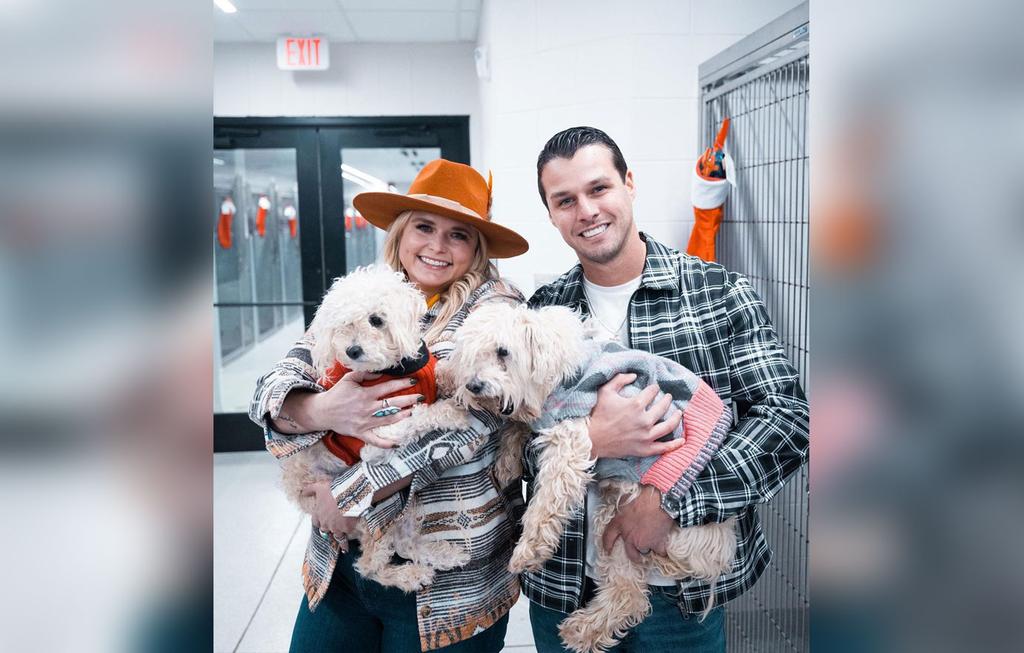 Miranda Lambert & Brandon McLoughlin Spend Holidays With Dogs