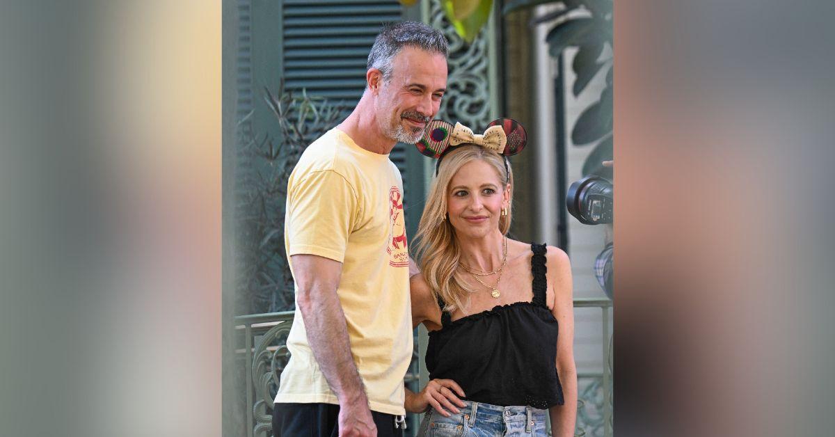 Sarah Michelle Gellar Shows Off Her Long Legs During Vacation: Photos