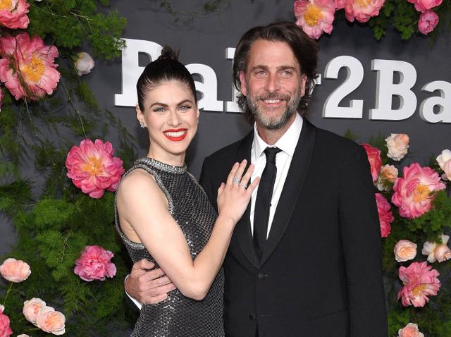 Alexandra Daddario Posts Photo Of Body & Baby 6 Days After Giving Birth