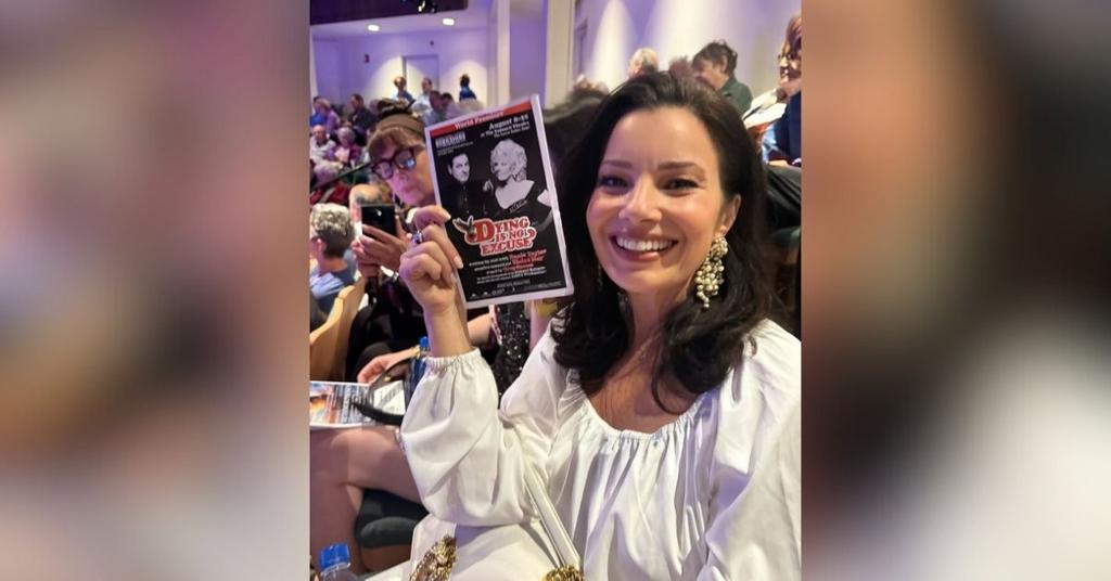 Fran Drescher Reunites With 'The Nanny' Cast During Theater Night