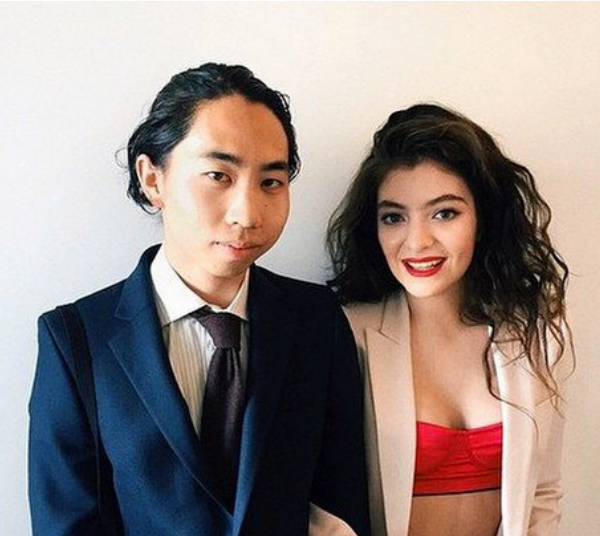 Lorde Shows Off Her Boyfriend (& Her Stomach!) At The New Zealand Music ...