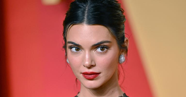 Kendall Jenner Shows Off Backside In Cheeky Swimsuit Snap Photos 8006