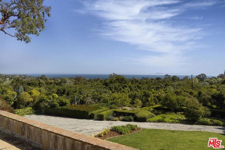 Rob Lowe Buys Home in Montecito, California, See Photos
