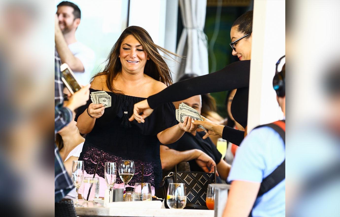 JWoww Cozies Up To Shirtless Mystery Man While Filming 'Jersey Shore'