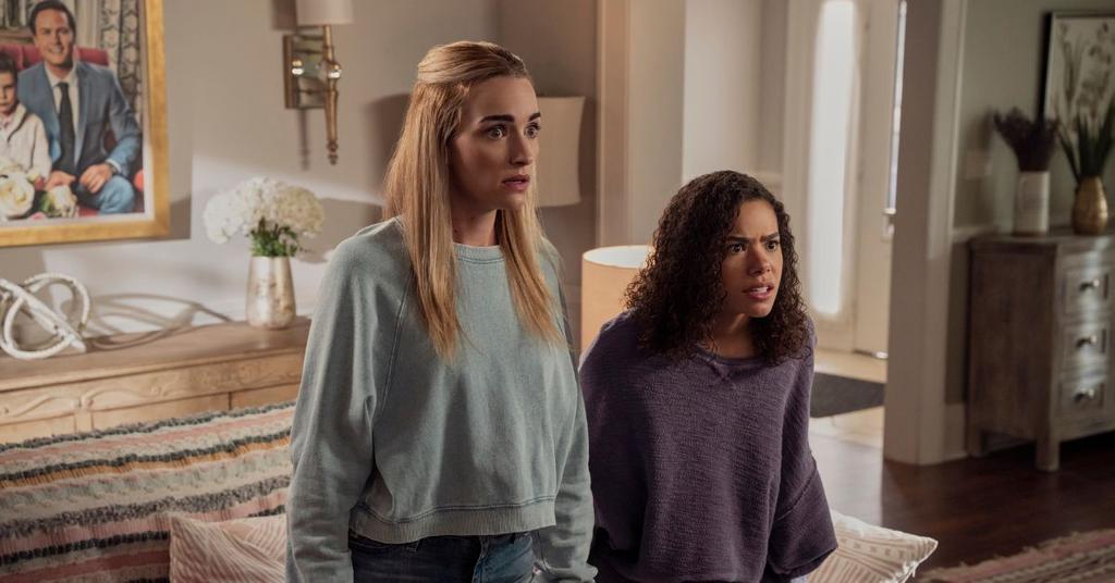Who's Back For 'Ginny & Georgia' Season 4? Meet The Cast