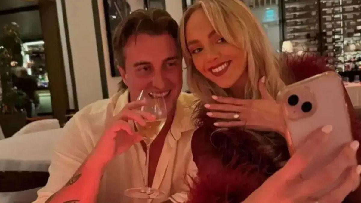 Annie Knight Charging Fans $1,700 To Take Her Out & Offer Dating Advice