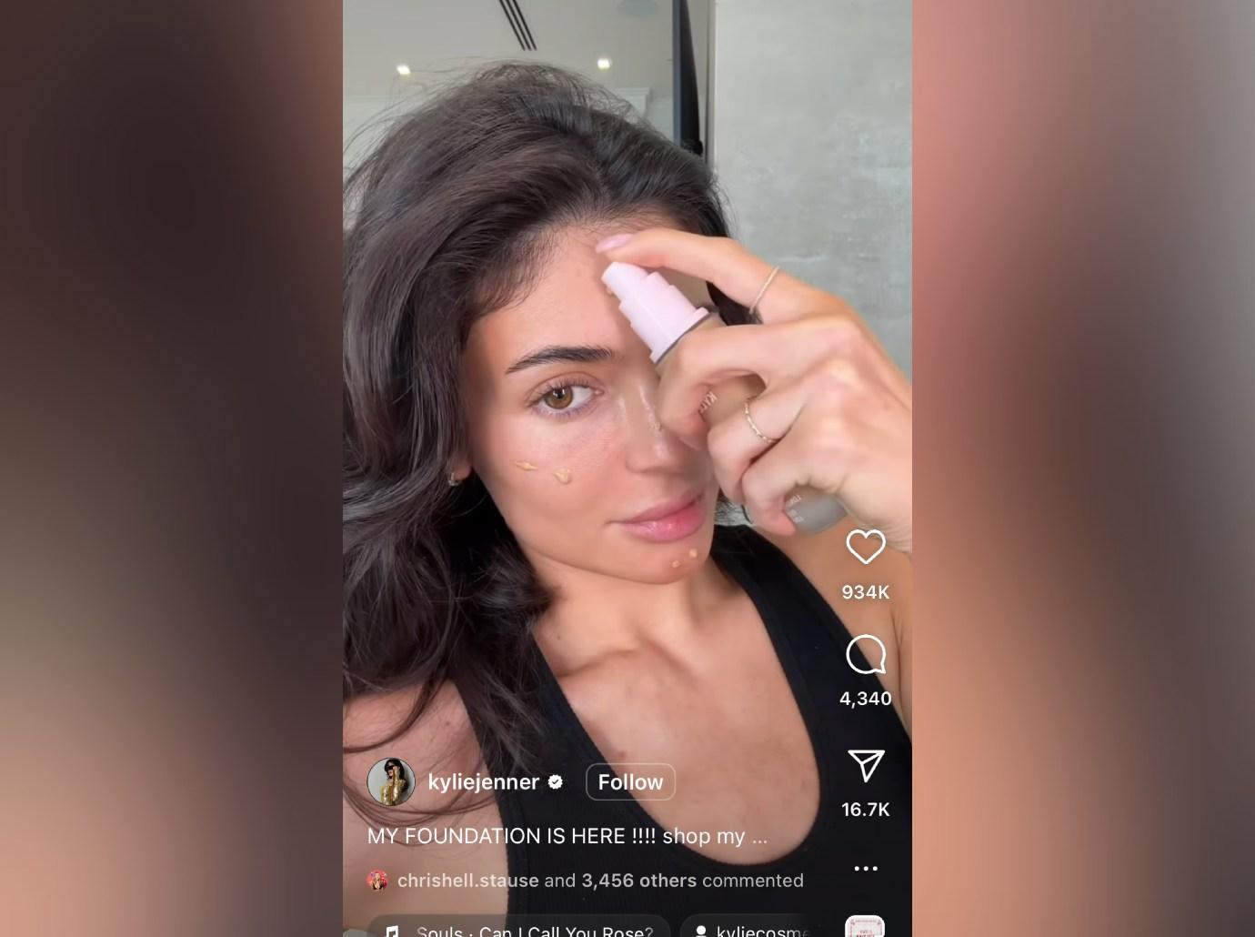 Kylie Jenner Fans Disappointed Her New Pink Hairstyle Is Already Gone