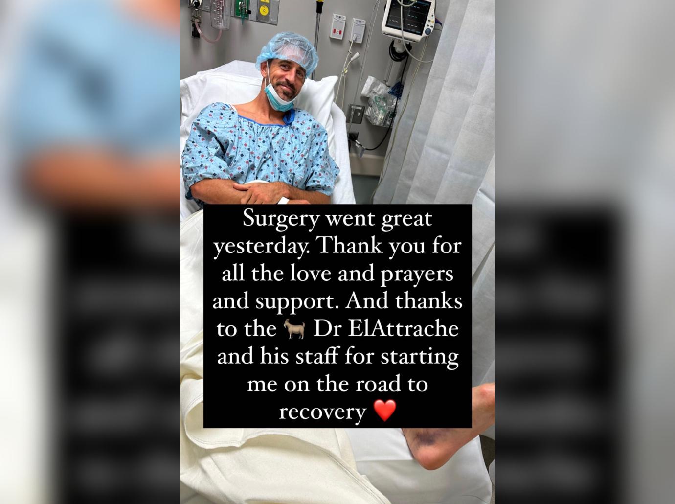 Aaron Rodgers Trolled For Wearing Mask After COVID Controversies