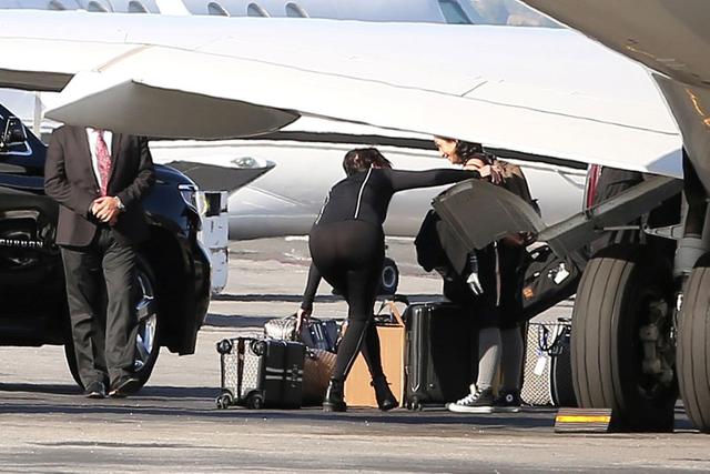 Kris Goes Commando! Jenner Exposes Her Bare Butt In See-Through Leggings!