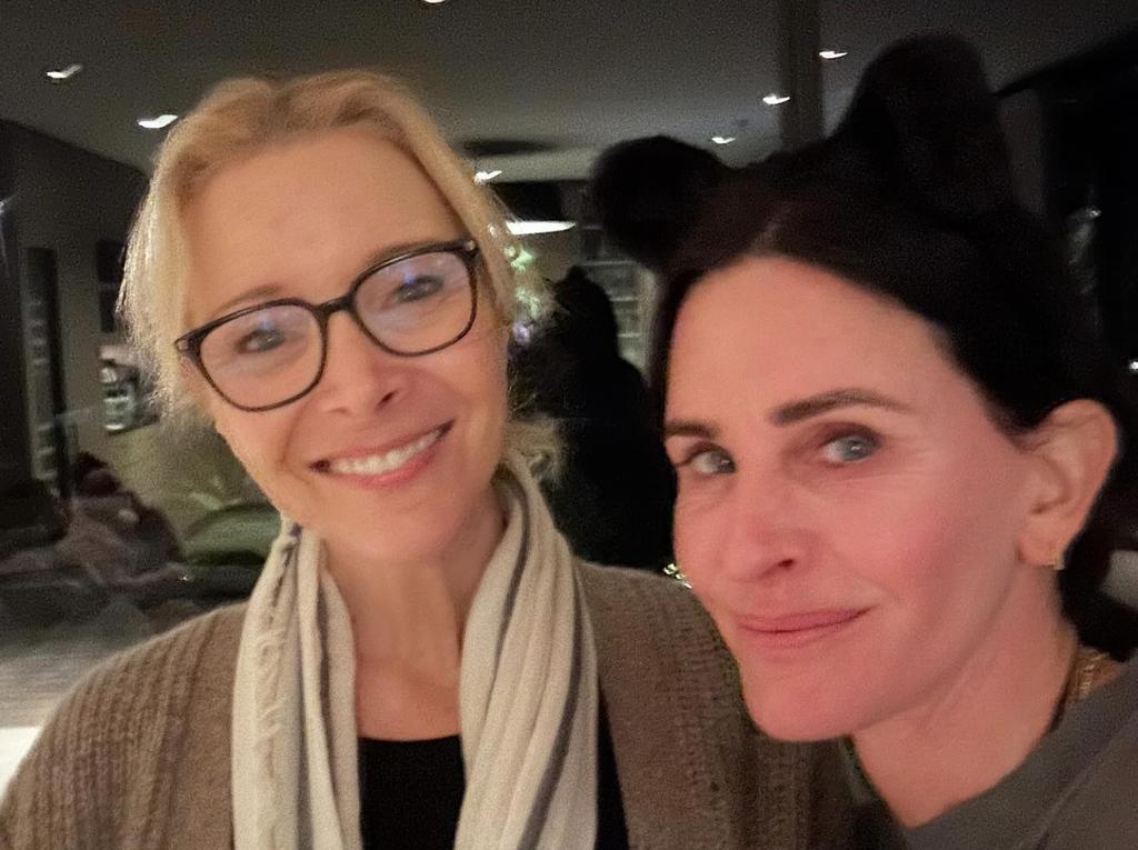 Courteney Cox Shows Off Fit Physique During Outdoor Cold Plunge: Watch