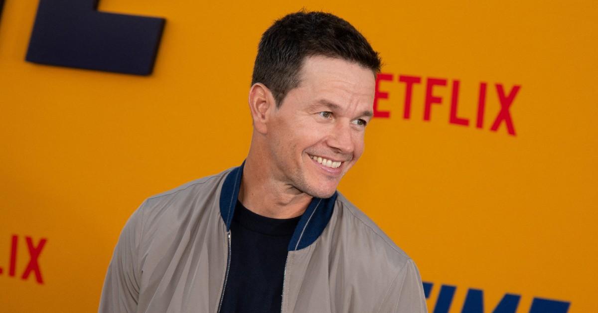 Mark Wahlberg Shows Off Shredded Abs & Muscular Legs In Video