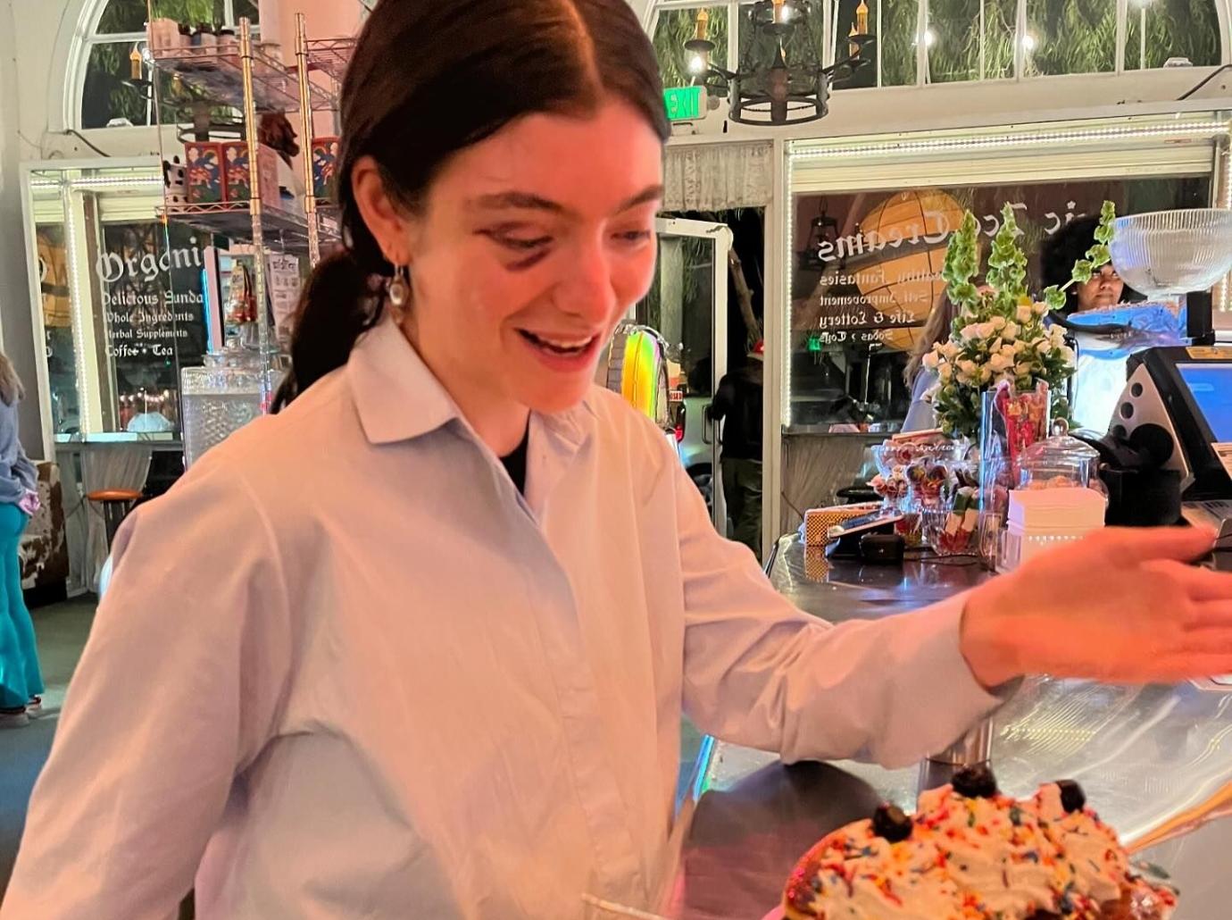 Lorde Worries Fans With 'Concerning' Photos Of Bruised Eye