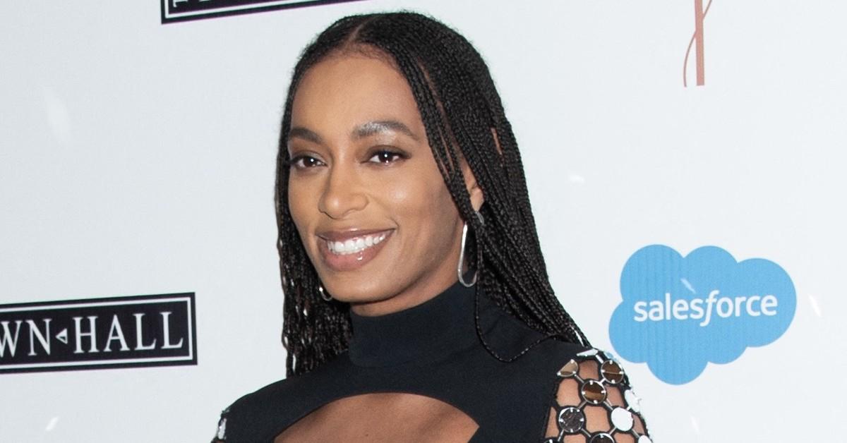 Solange Shows Off Amazing Bikini Body While Showering On Boat: Photos