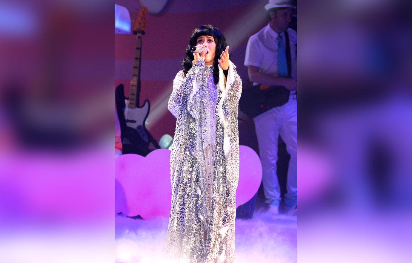 Katy Perry Explains Odd Eye Glitch From Las Vegas Concert