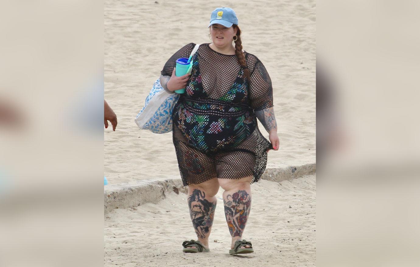 Tess Holliday Shows Off Voluptuous Body While On The Beach In Malibu