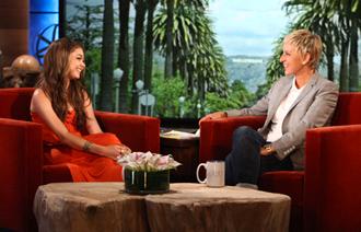 'Modern Family' Star Sarah Hyland Opens Up About Her Kidney Transplant ...