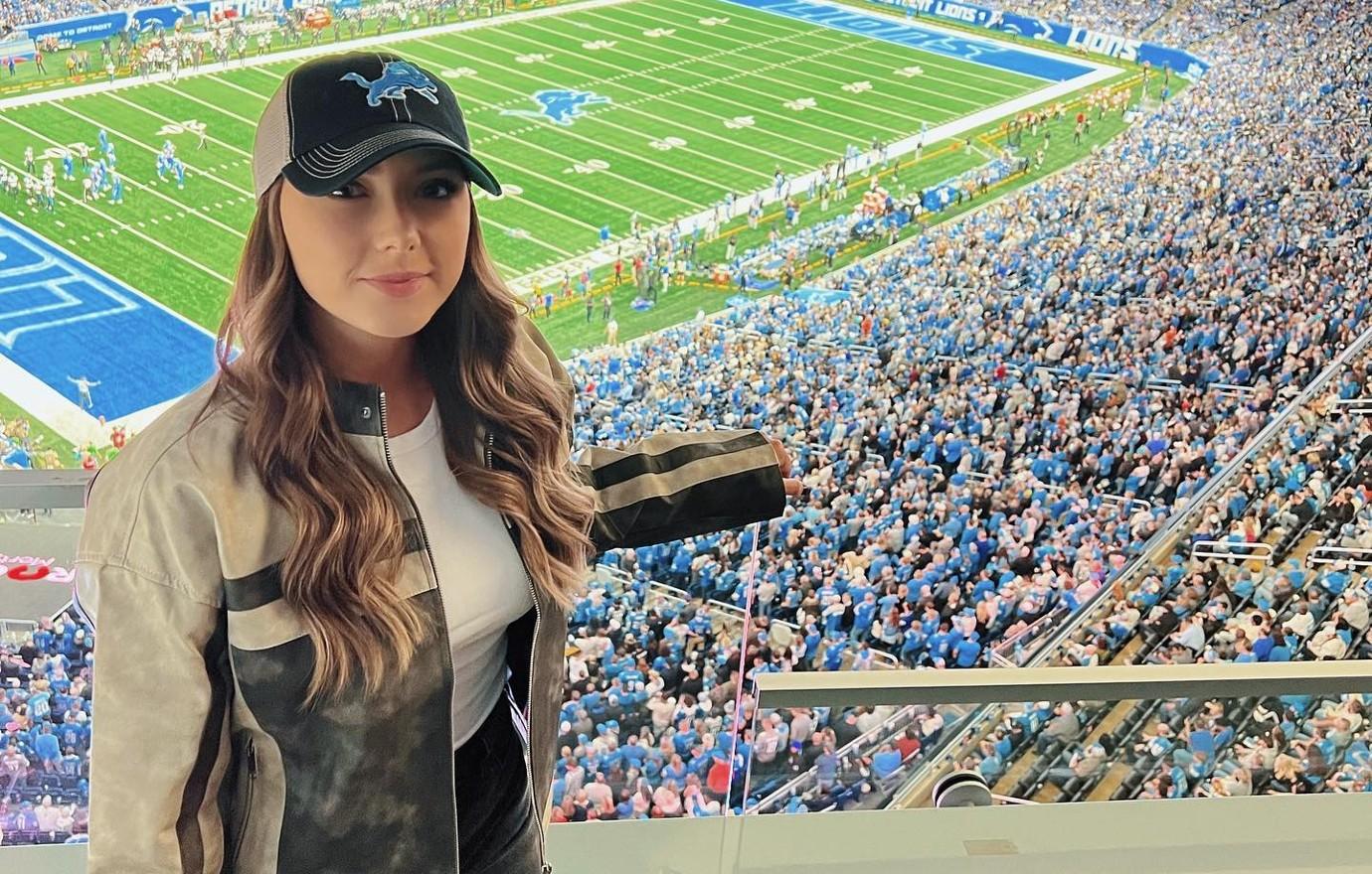 Hailie Jade Scott Shares Rare Photo With Her Family At Lions Game