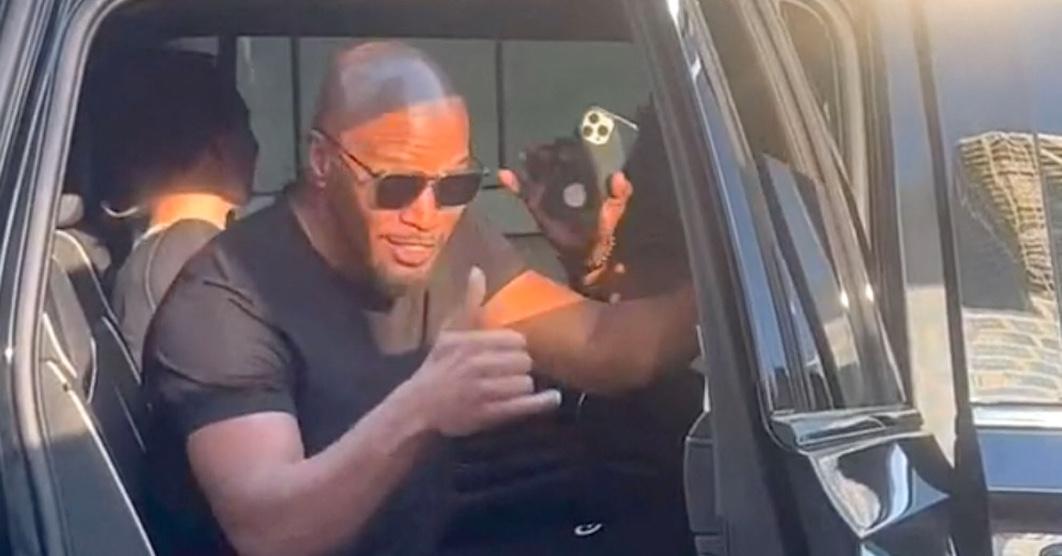 Jamie Foxx Holds Hands With Girlfriend Alyce Huckstepp In Cabo