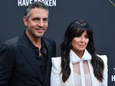 Kyle Richards Hires Divorce Lawyers After Split From Mauricio Umansky