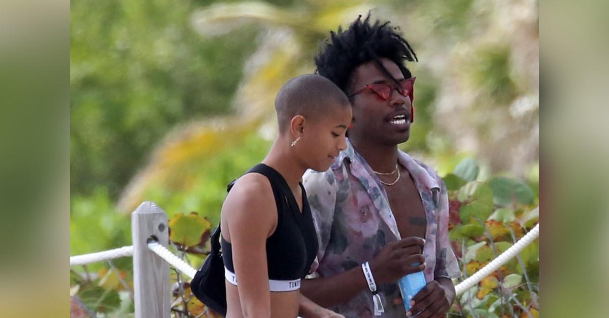 Willow Smith & Boyfriend De'Wayne Run Errands Together