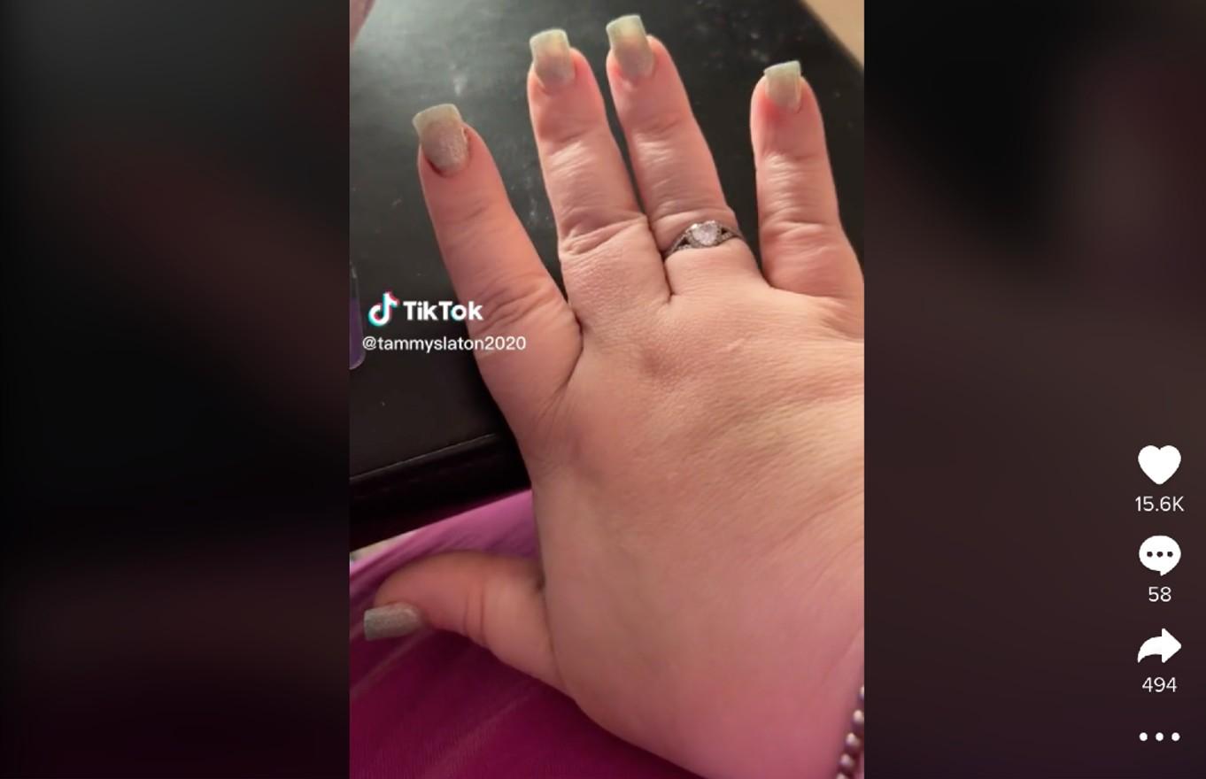 '1000-lb Sisters' Star Tammy Slaton Shows Off Sparkly Manicure