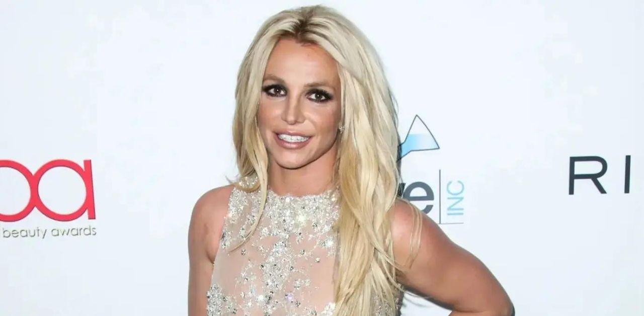 Britney Spears Begs Fans Not To Judge Her For Makeup Free Video