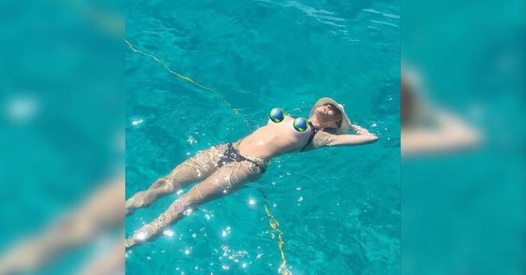 Chelsea Handlers Sexiest Moments Photos