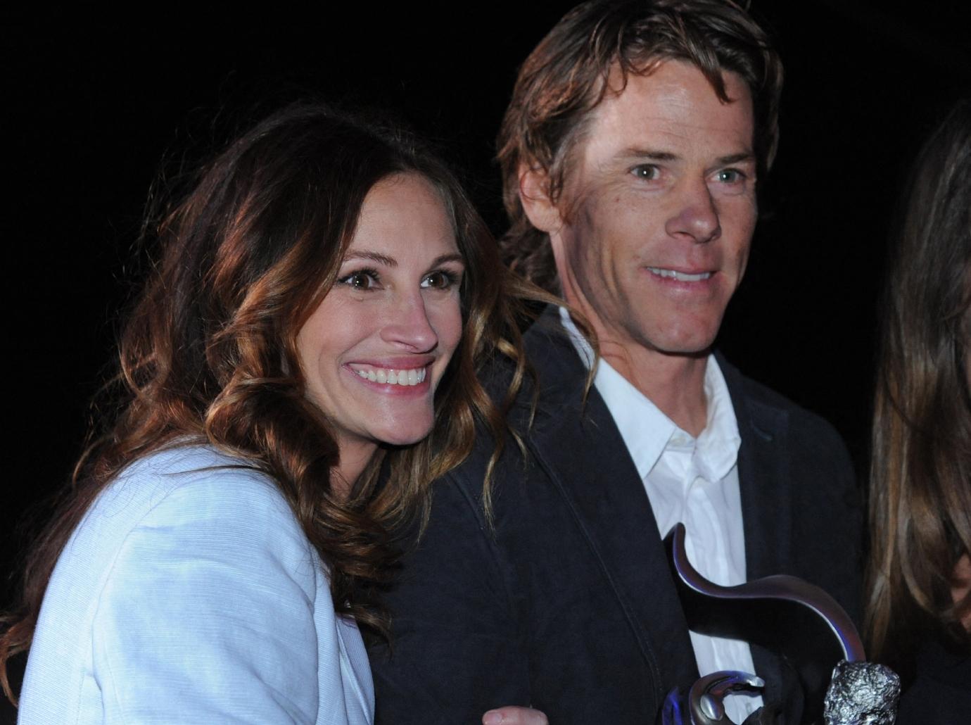 Julia Roberts Celebrates Husband Danny Moder's With Rare Photo