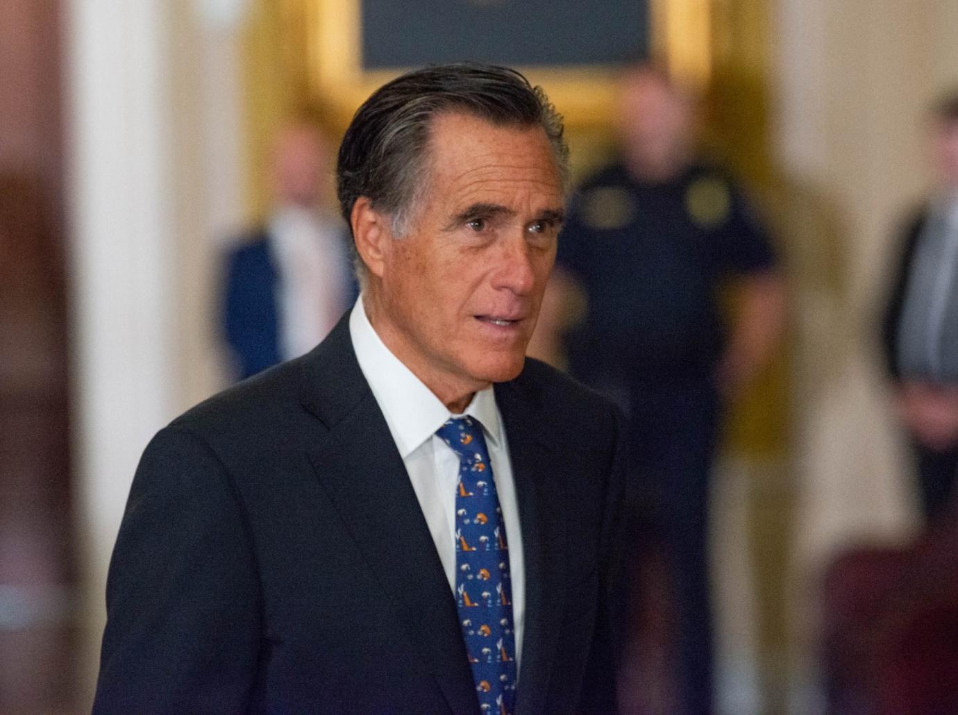 Mitt Romney Says Sean Hannity Was Obsessed With Beating Tucker Carlson