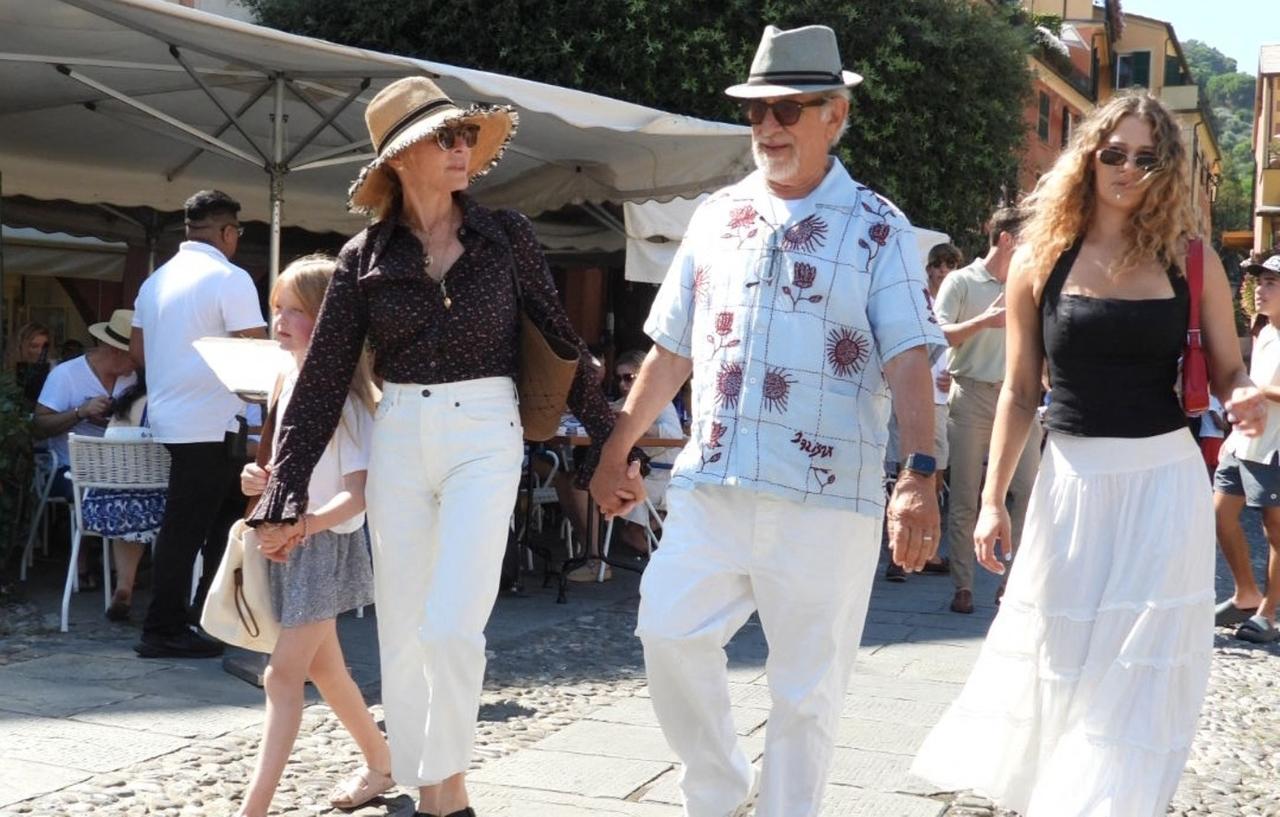 Steven Spielberg, Wife Kate Capshaw & Kids Vacation In Italy: Photos