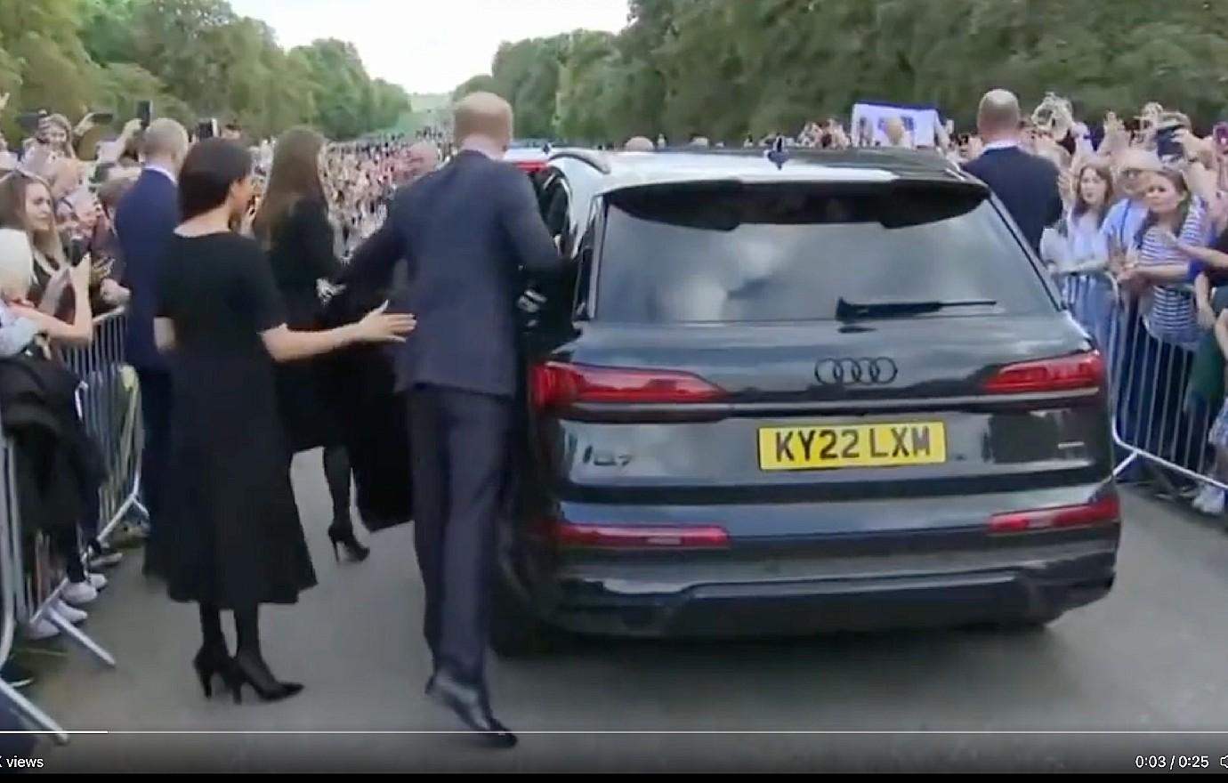 Prince William Slammed For Poor Car Etiquette At Buckingham Palace