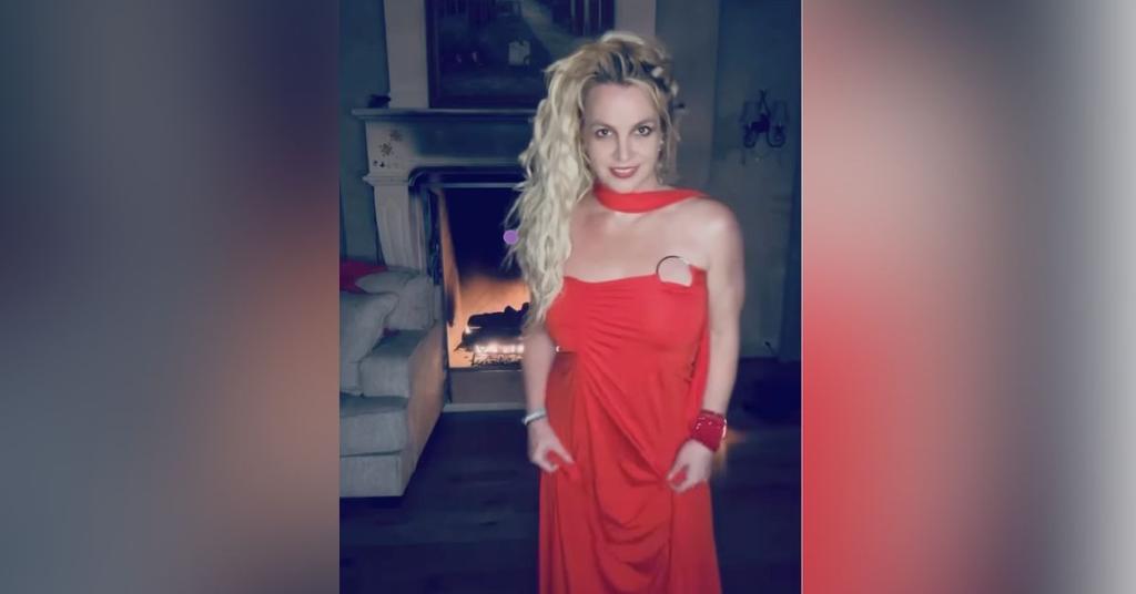 Britney Spears Lifts Up Dress After Dancing To Justin Timberlake's Song