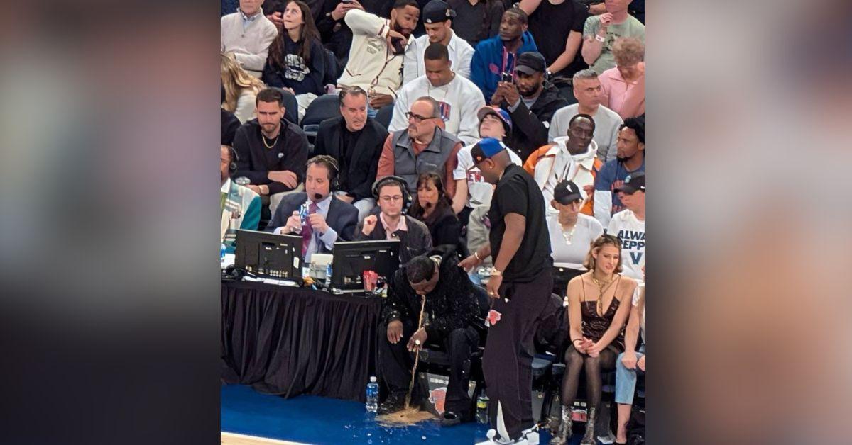 Tracy Morgan Gets Wheeled Out Of NY Knicks Game After Throwing Up