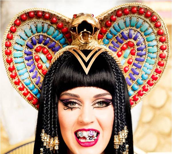 Katy Perry Channels Cleopatra For 'Dark Horse' Video