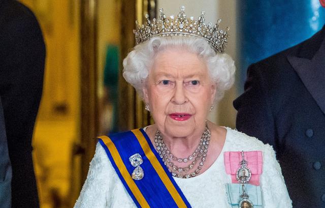 Queen Elizabeth Was 'Confused' And 'In A Lot Of Pain' Before Her Death