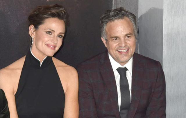 '13 Going On 30' Stars Jennifer Garner, Mark Ruffalo Reunite: Watch