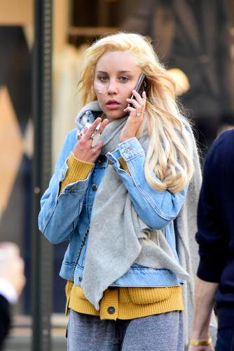 Up In Smoke? Amanda Bynes Looks Worse For Wear Smoking A Cigarette In NYC
