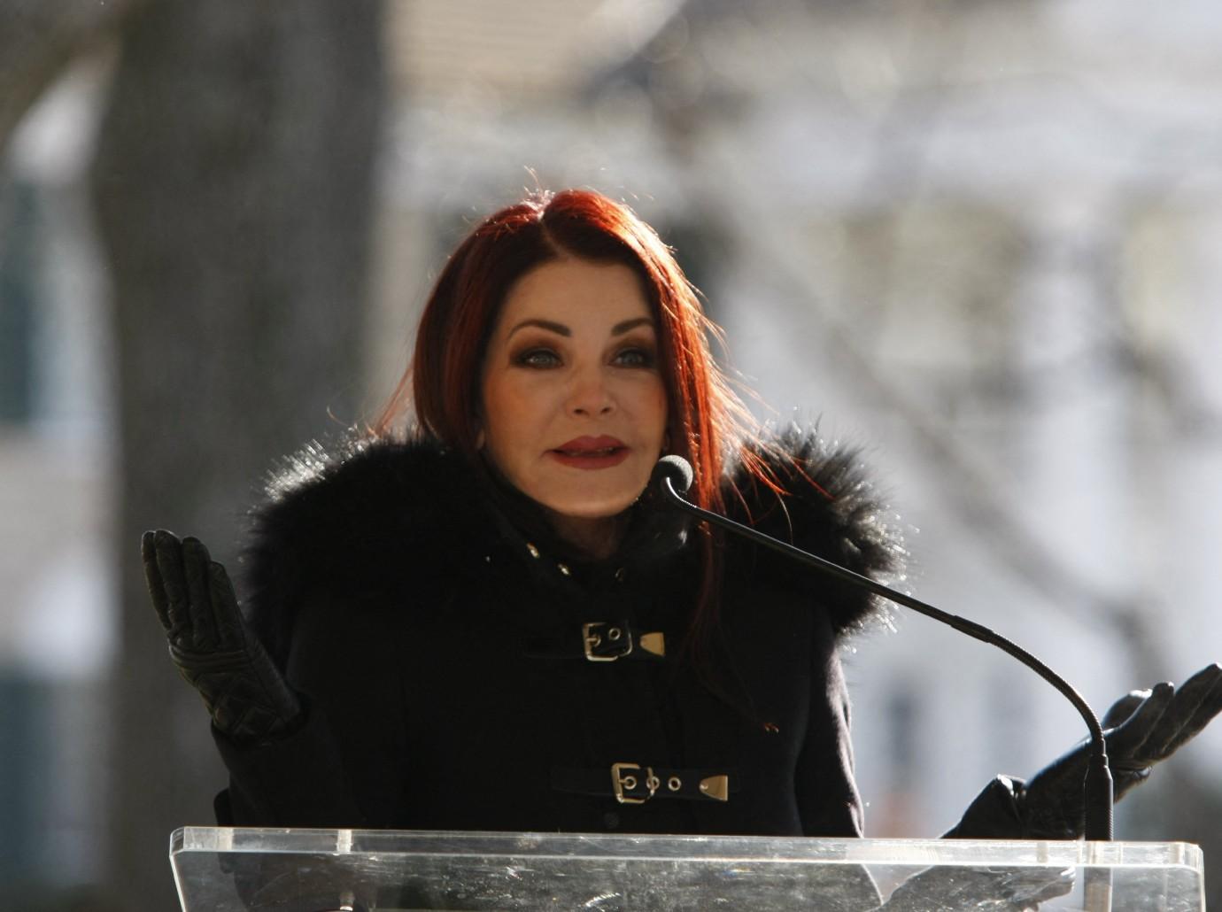 Sarah Ferguson Trying To Heal Feud Between Priscilla Presley & Riley
