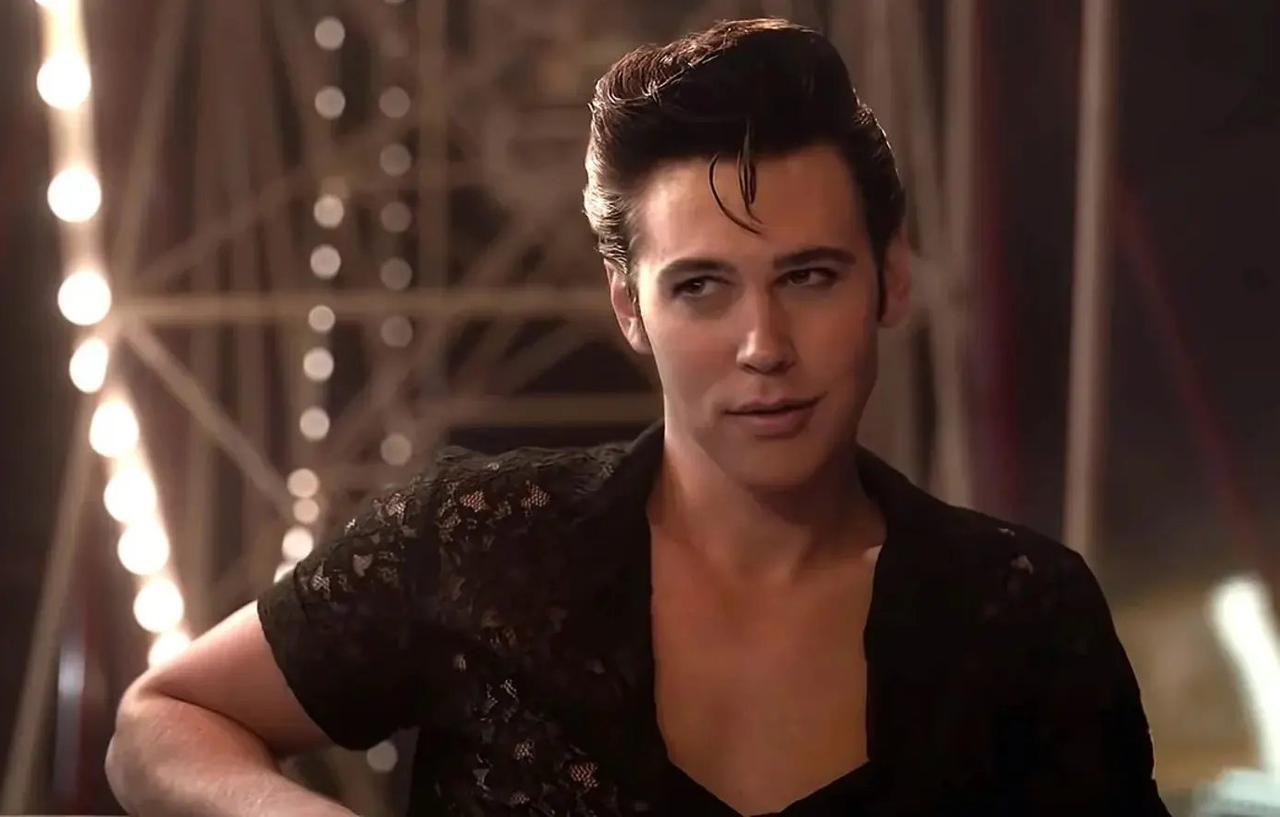 Austin Butler Shocks Fans With Shaved Head: Photos