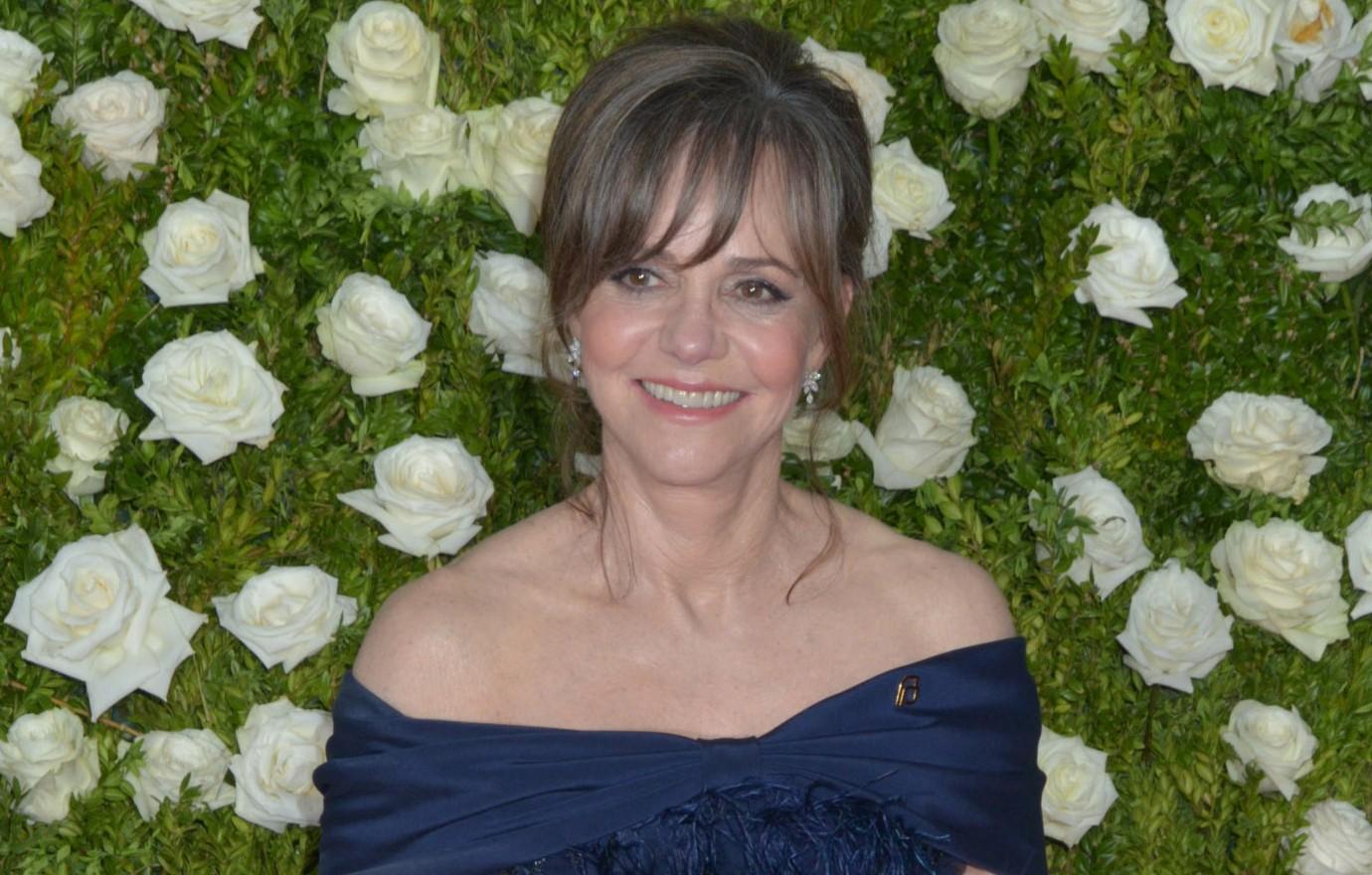 Sally Field Recalls Robin Williams Supporting Her Amid Father's Death