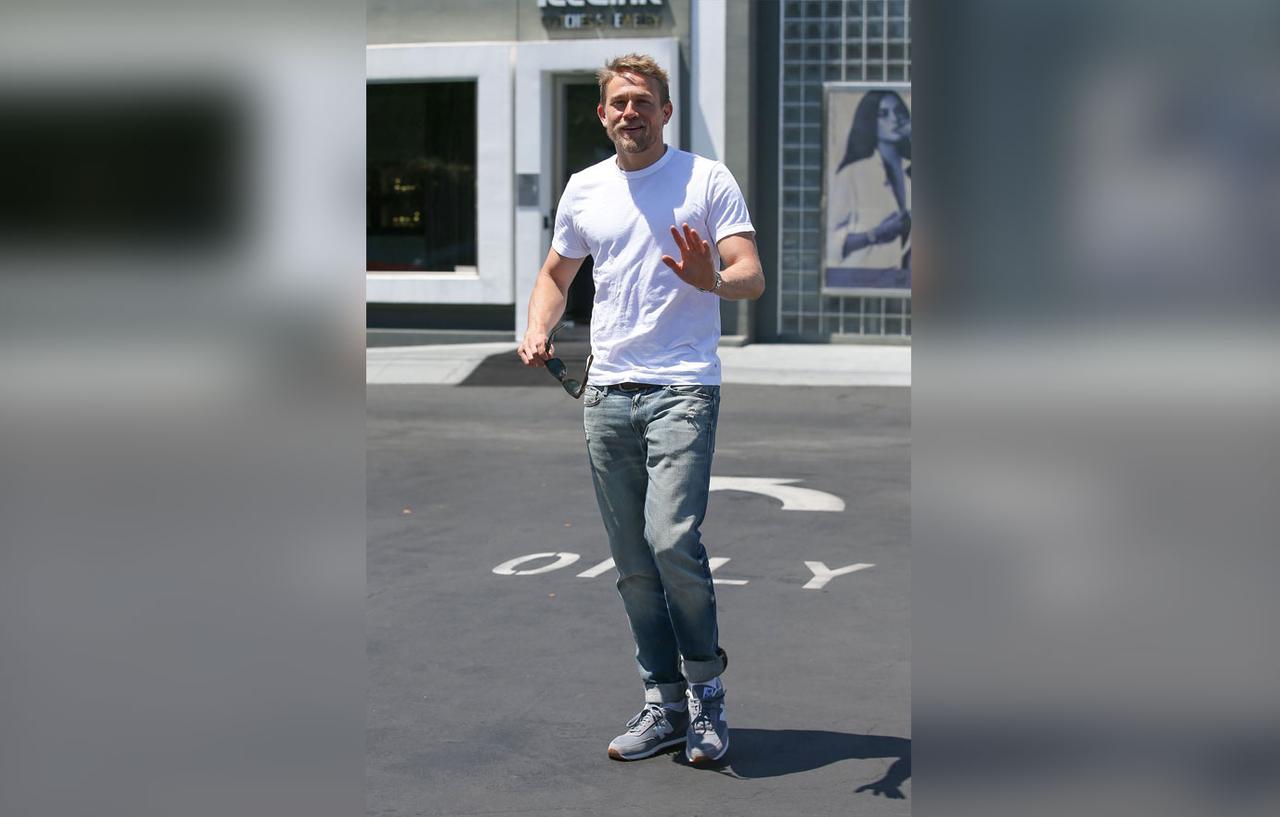 [PICS] Charlie Hunnam Is Sexy Even In A T-Shirt & Jeans