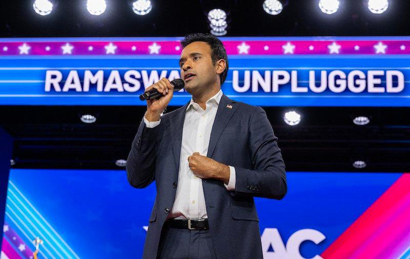 Donald Trump Accused Of Telling VP Hopefuls To Show Up To Court