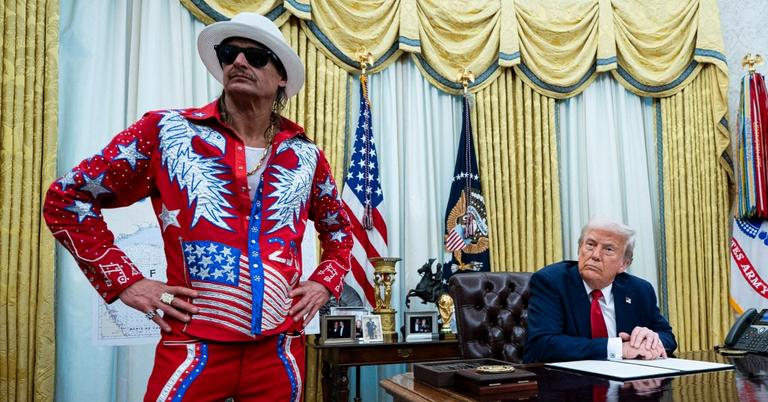 Kid Rock Mocked For Outfit He Wore To Meet With Trump At White House
