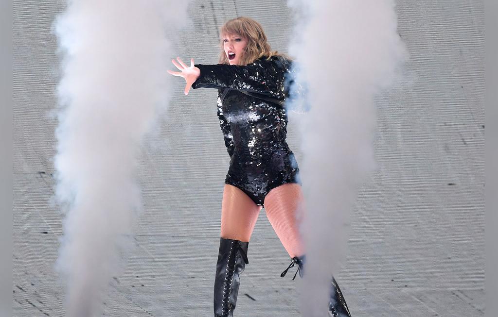 Taylor Swift Rocks A Black Sequined Bodysuit During Her ‘Reputation’ Tour