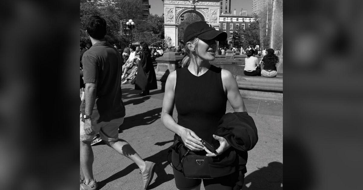 Ellie Goulding Shows Off Her Six-Pack Abs In Lacy Lingerie: Photos