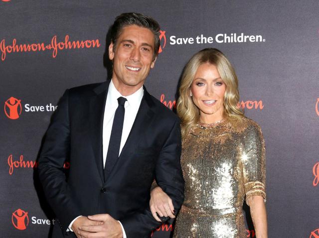 David Muir Slammed For Wearing Jacket With Claps While On TV
